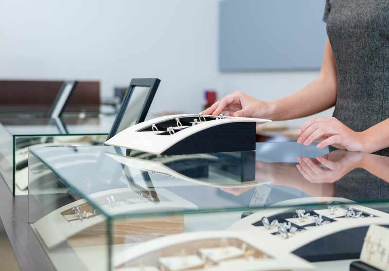 How to Pick the Right Display Cases for Your Retail Store